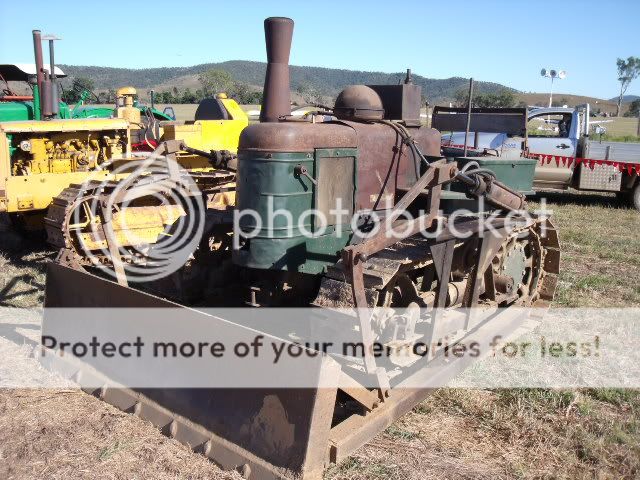 Tractors @ the old station Raglan. - Forum - Historic Commercial ...